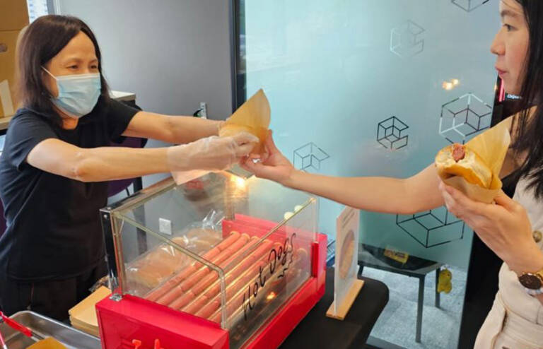 Hot Dog Live Station Rental Singapore | Carnival Food Catering